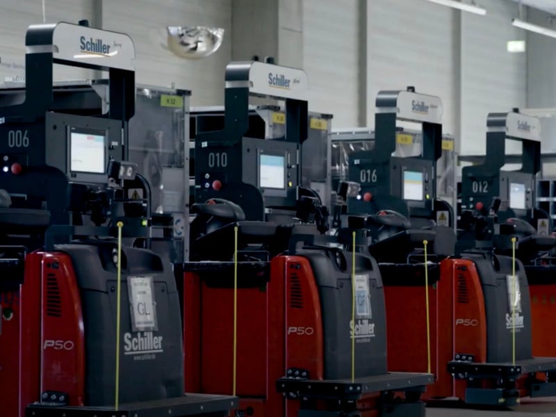 ATi-M - Autonomous Tugger Train Indoor Medium | 4am Robotics